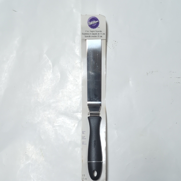 Wilton | Kitchen | Wilton Black Handled Angled Spatula | Poshmark